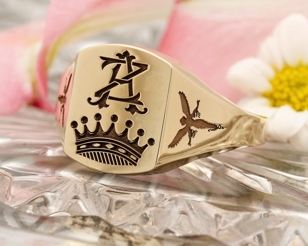 Kelly Irish Claddagh Family Crest Signet Ring