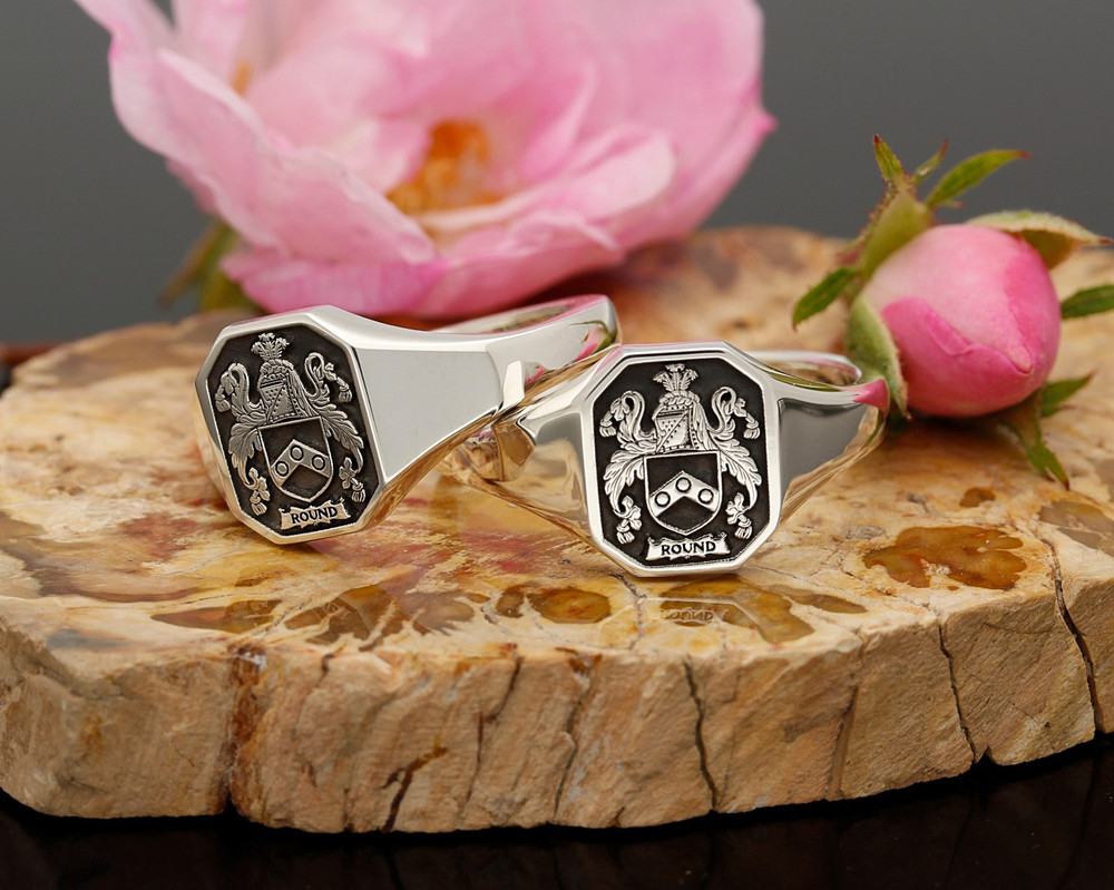 Family Crest Signet Ring HS7 - My Personal Jewellery