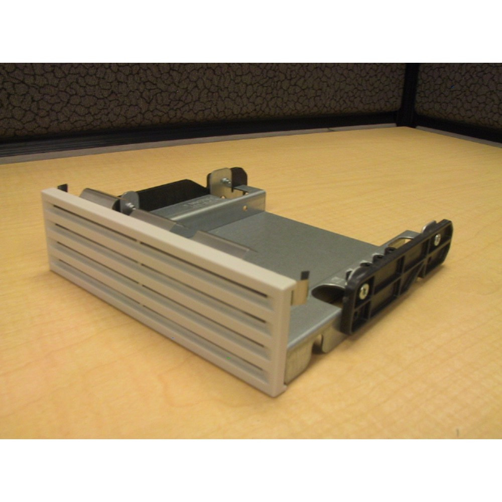 HP Compaq 157318-001 NL370 Drive Bay Blank