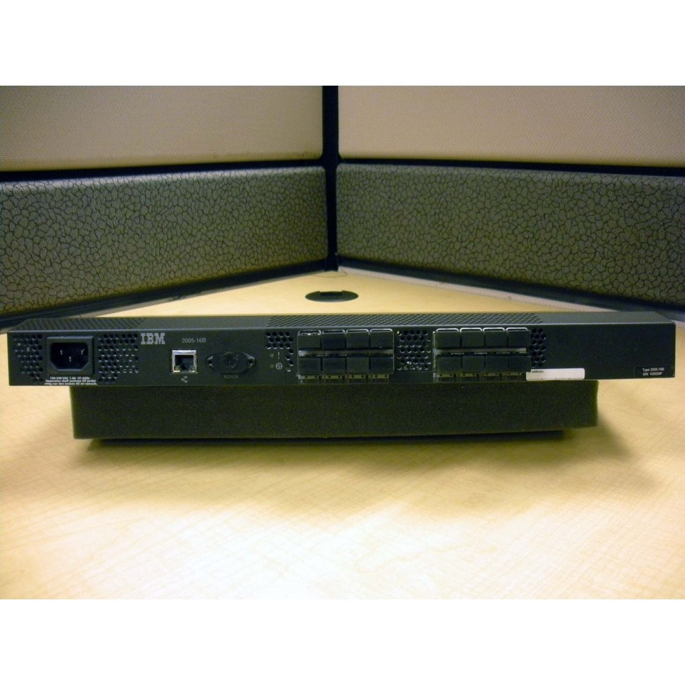 IBM 2005-B16 SAN16B-2 Full Fabric San 16 port 4GB Fibre Channel (FC) Switch