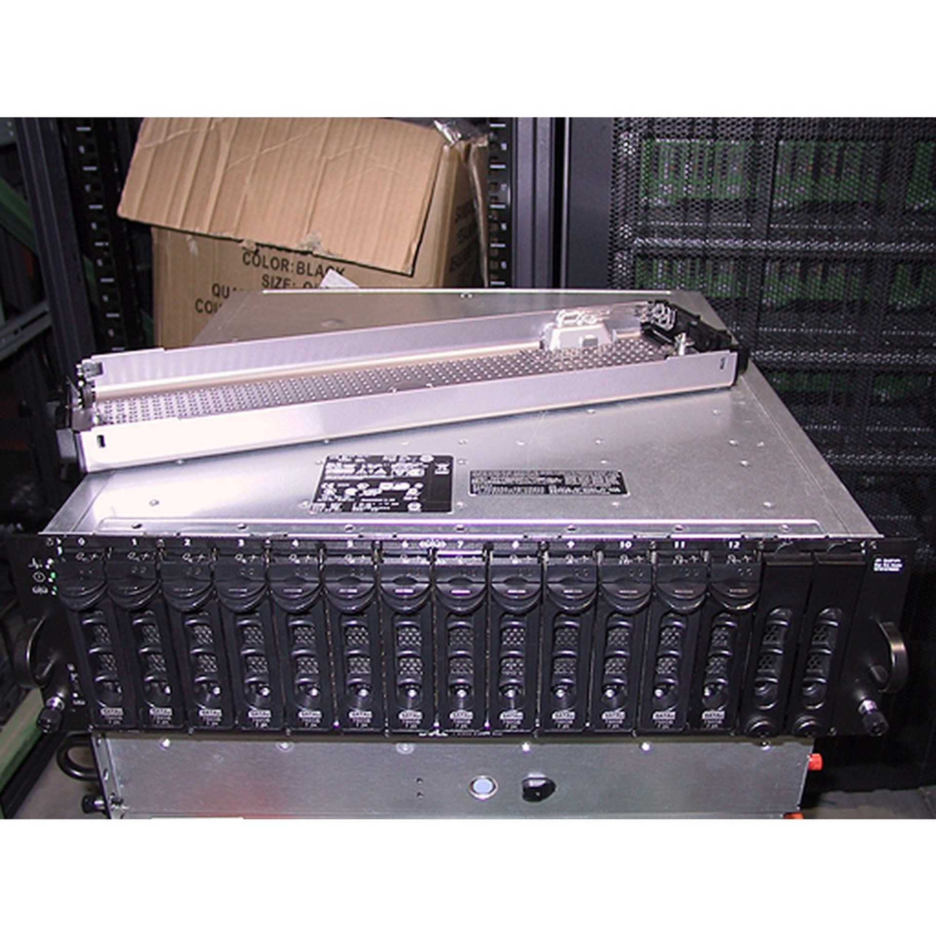 Dell PowerVault MD3000 Storage Array Enclosure 15x 1TB 7.2K SATA Hard Drives