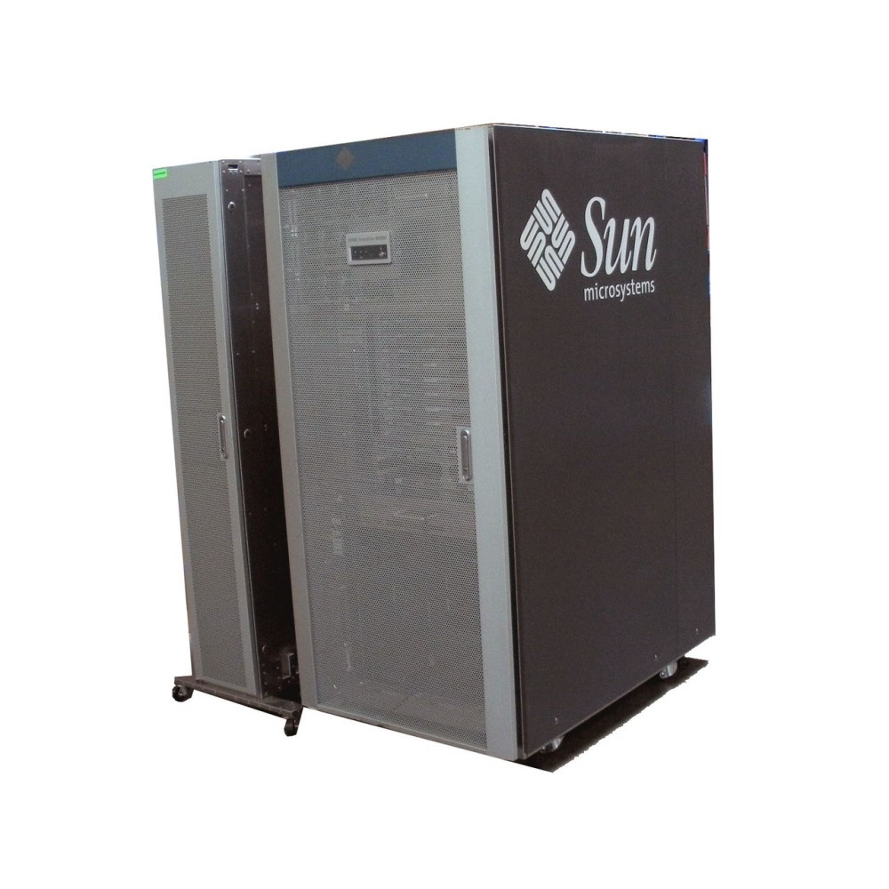 Oracle M9000-32P 32x 3.0GHz SPARC64 VII+, 1TB Memory 511-1379, Side ...