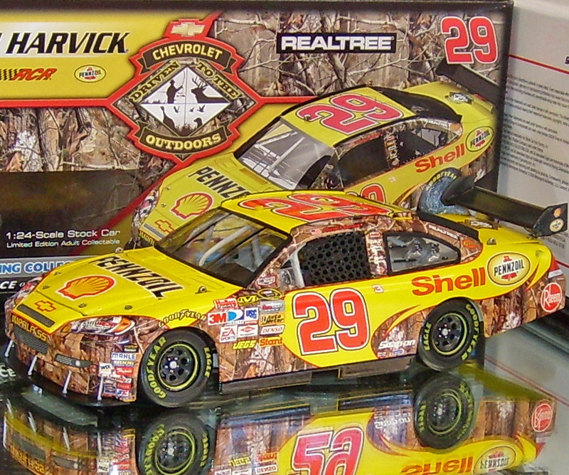 KEVIN HARVICK 2008 "DRIVEN TO THE OUTDOORS" 1/24 ACTION