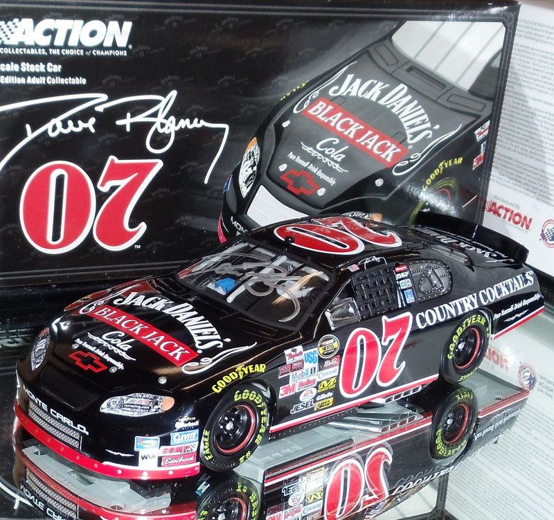 AUTOGRAPHED DAVE BLANEY 2005 JACK DANIELS COUNTRY COCKTAILS 1/24 ACTION