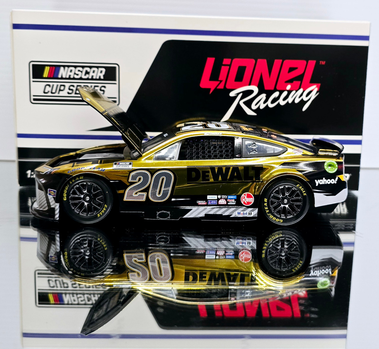 CHRISTOPHER BELL 2024 DEWALT COLOR CHROME 1/24 ARC DIECAST