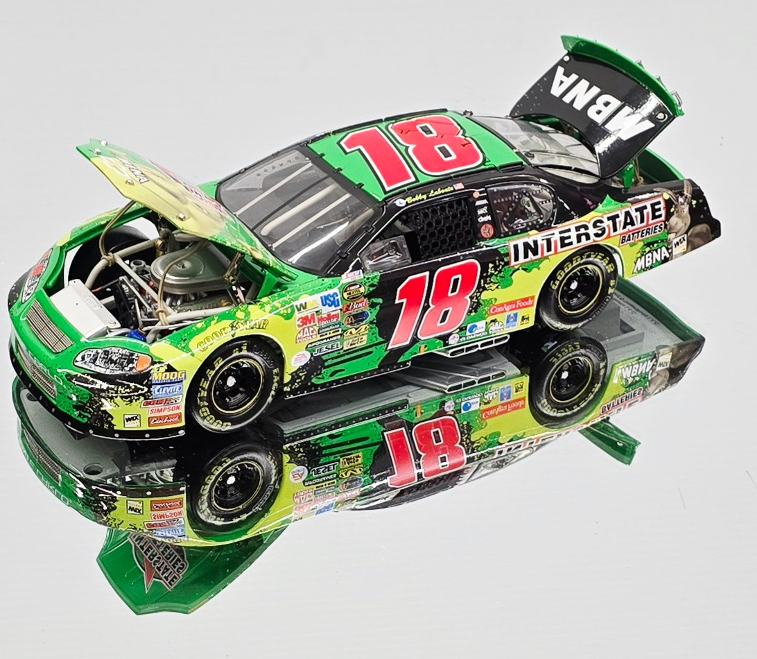BOBBY LABONTE 2004 SHREK 2/ INTERSTATE BATTERIES 1/24 RCCA ELITE DIECAST
