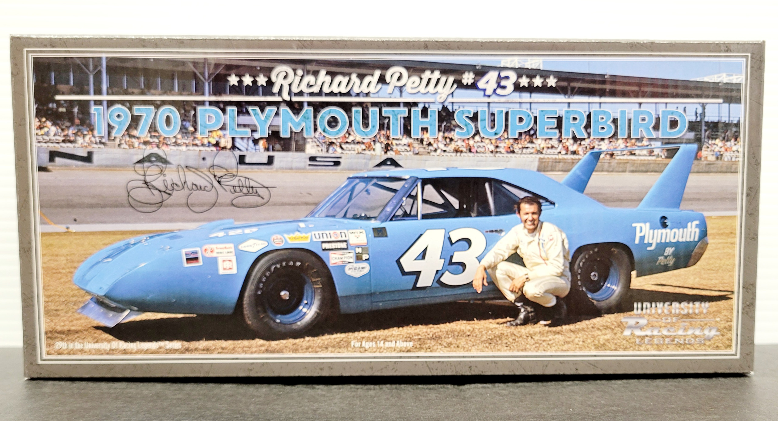 AUTOGRAPHED RICHARD PETTY 1970 SUPERBIRD 1/24 UNIVERSITY OF RACING DIECAST