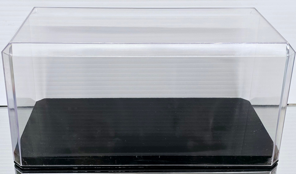 Display Cases & Accessories