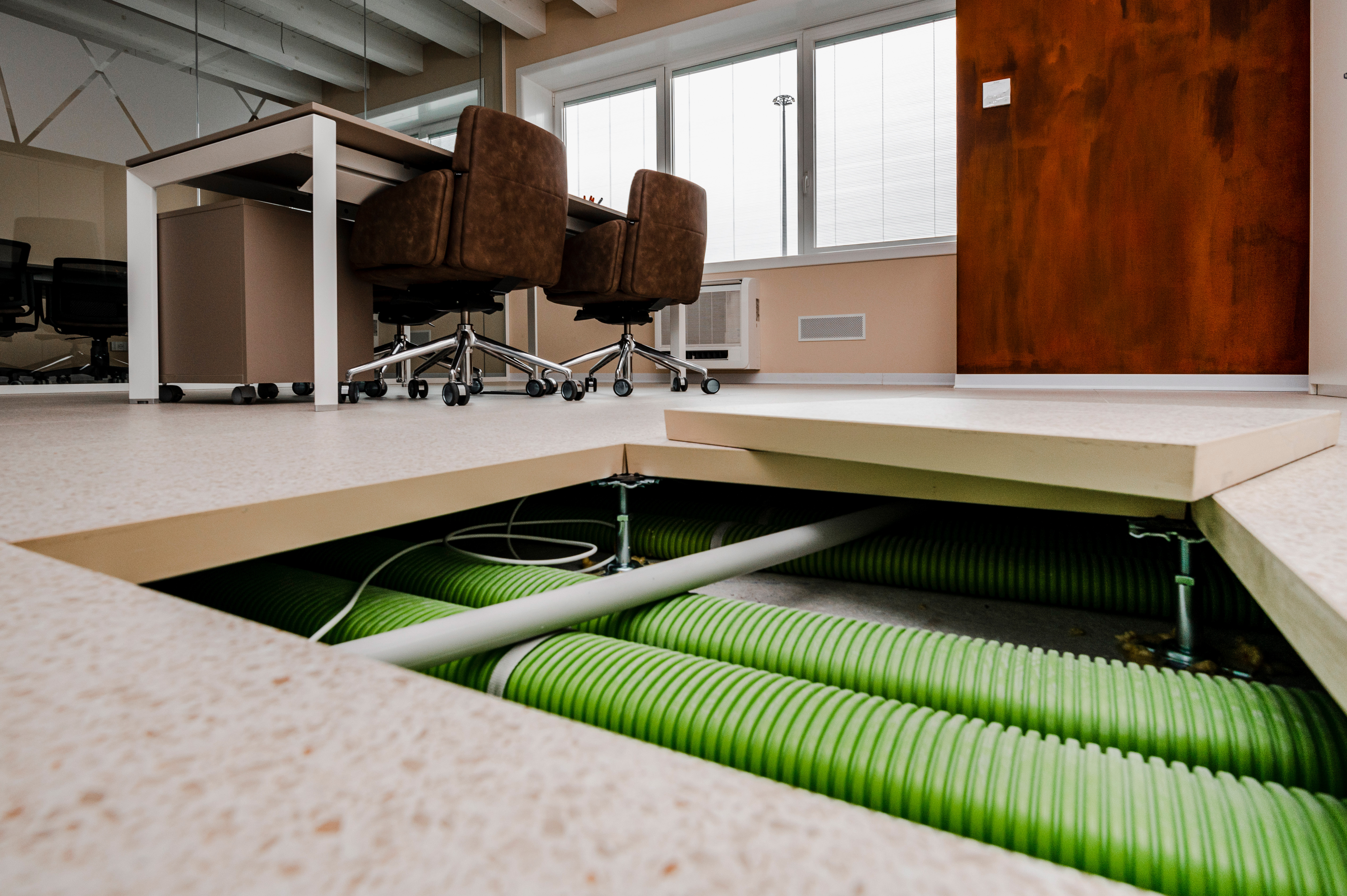 The Benefits of Raised Access Flooring: A Modern Solution for Flexible ...