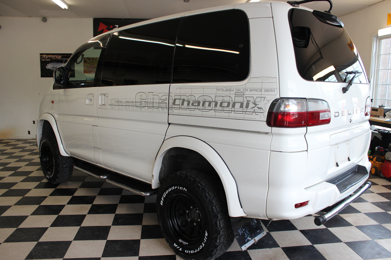 2001 Mitsubishi Delica #PD6W-1073 (SOLD) - Coombs Country Autos