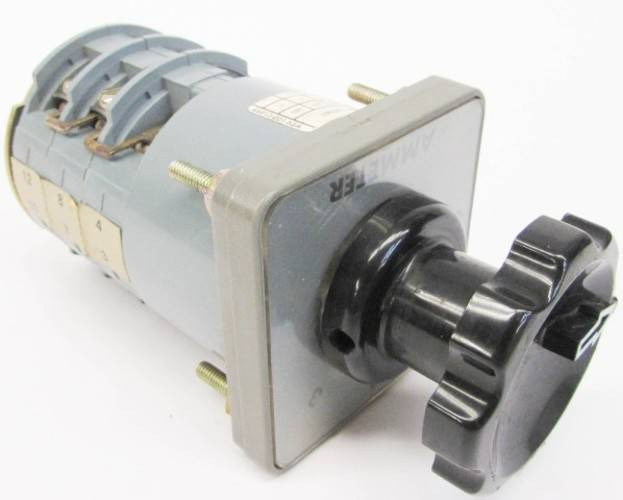 Square D ZE6129AK1 25A 600V Gray Maintained 3 Position Ammeter Rotary ...
