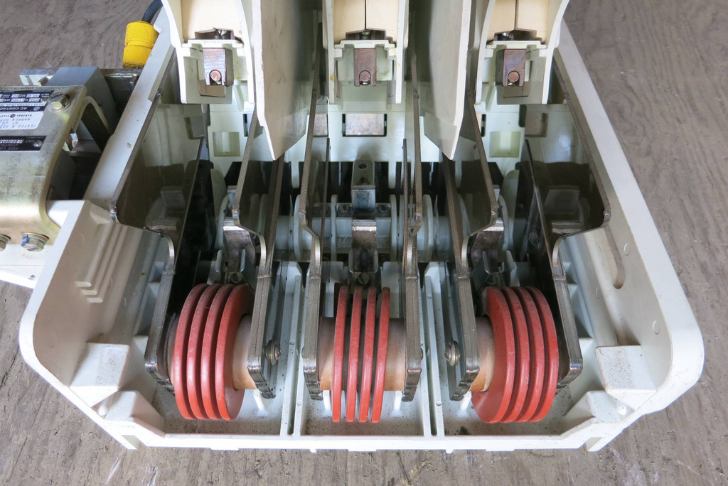 GE Limitamp Control Panel 200HP 2400V CR7160A117K Contactor ...