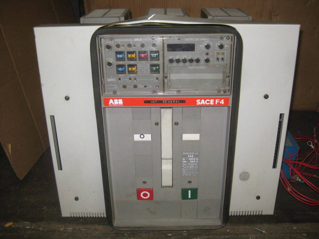 ABB F4S3200 MEGAMAX SACE-F4 3200A 690V, PR1/P LSIG Trip, Ctrl PR1/C F4S ...