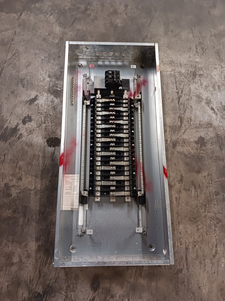 Siemens S1 100A Main Breaker Panelboard 208Y/120V 3PH 4W 100 Amp ...