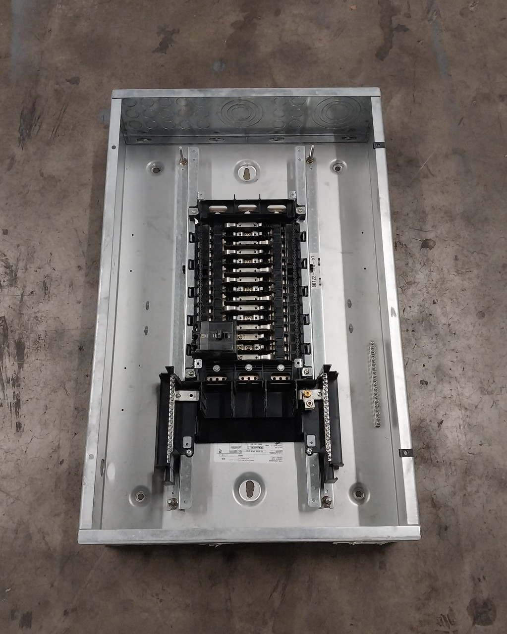 Square D 40A NQ Main Breaker Panel Board 208Y/120V 3PH 4W 40 Amp ...