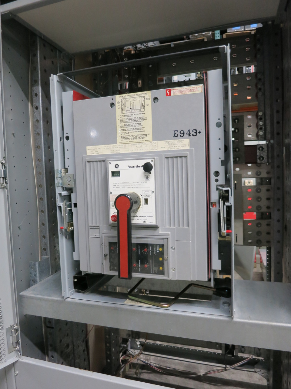 GE AV-Line 4000A 480V Main Switch Board Breaker Panel 3PH 4W TC4040SS ...