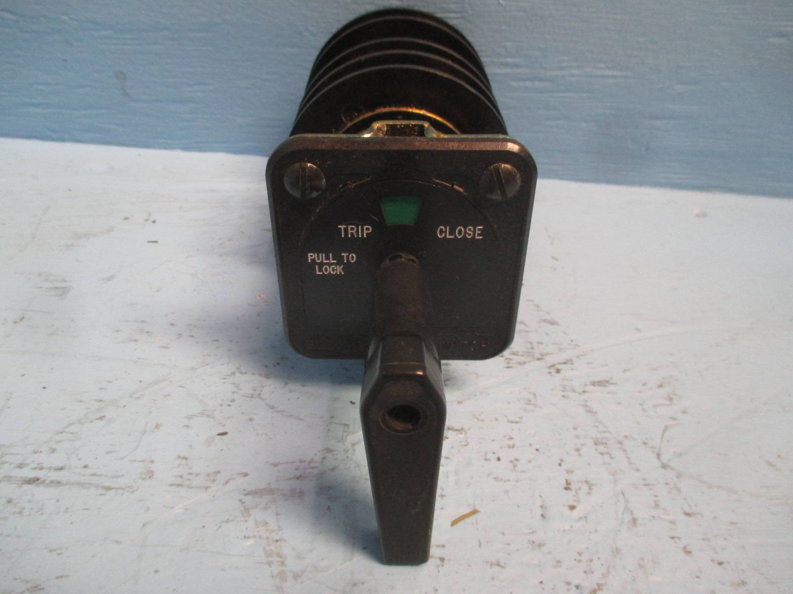 Electroswitch 74203WW 20A 600V Trip Close Rotary Switch Series 24 flaw ...