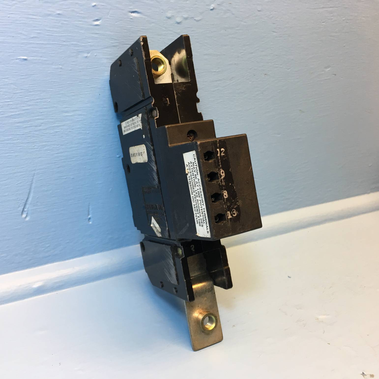 Eaton Heinemann GJ1P-Z95-7 225A Circuit Breaker 1P 65 V GJ1P-H99-M-E-DU ...