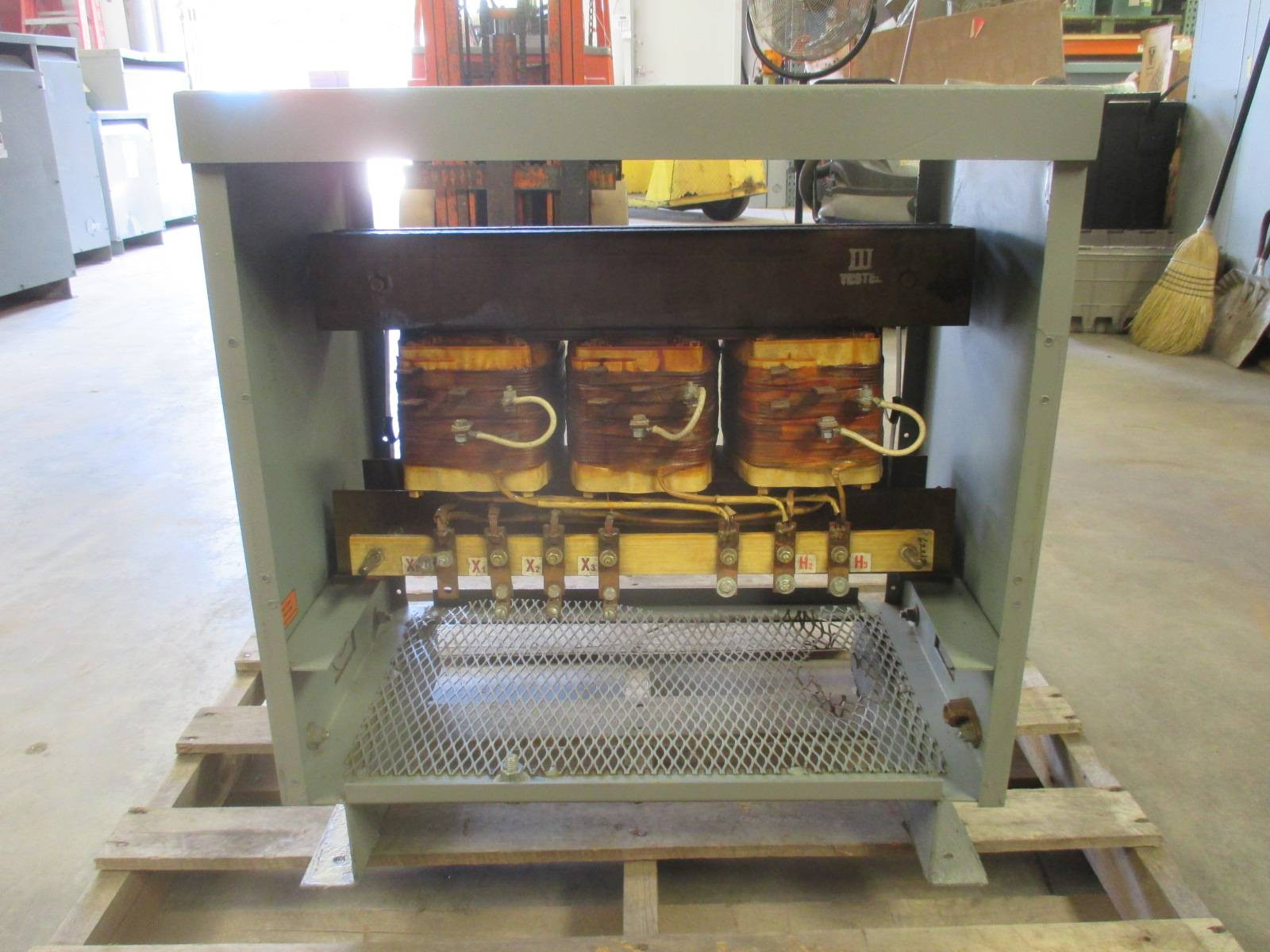 International 34 kVA 480 Delta - 320Y/185 2608H3DC 3PH Transformer ...