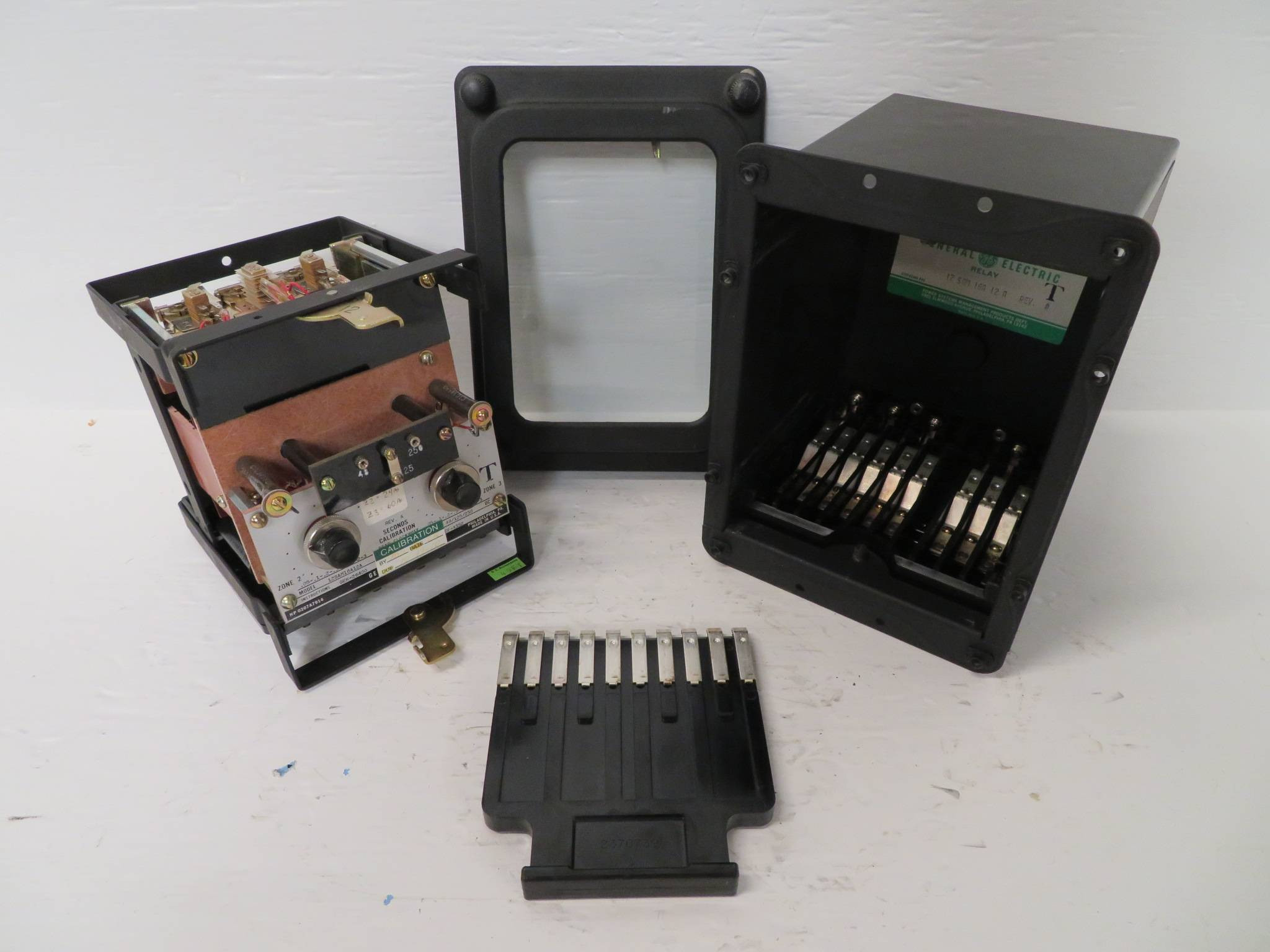General Electric 12SAM16A12A Static Timing Relay GE SAM 48/125/250 V DC ...