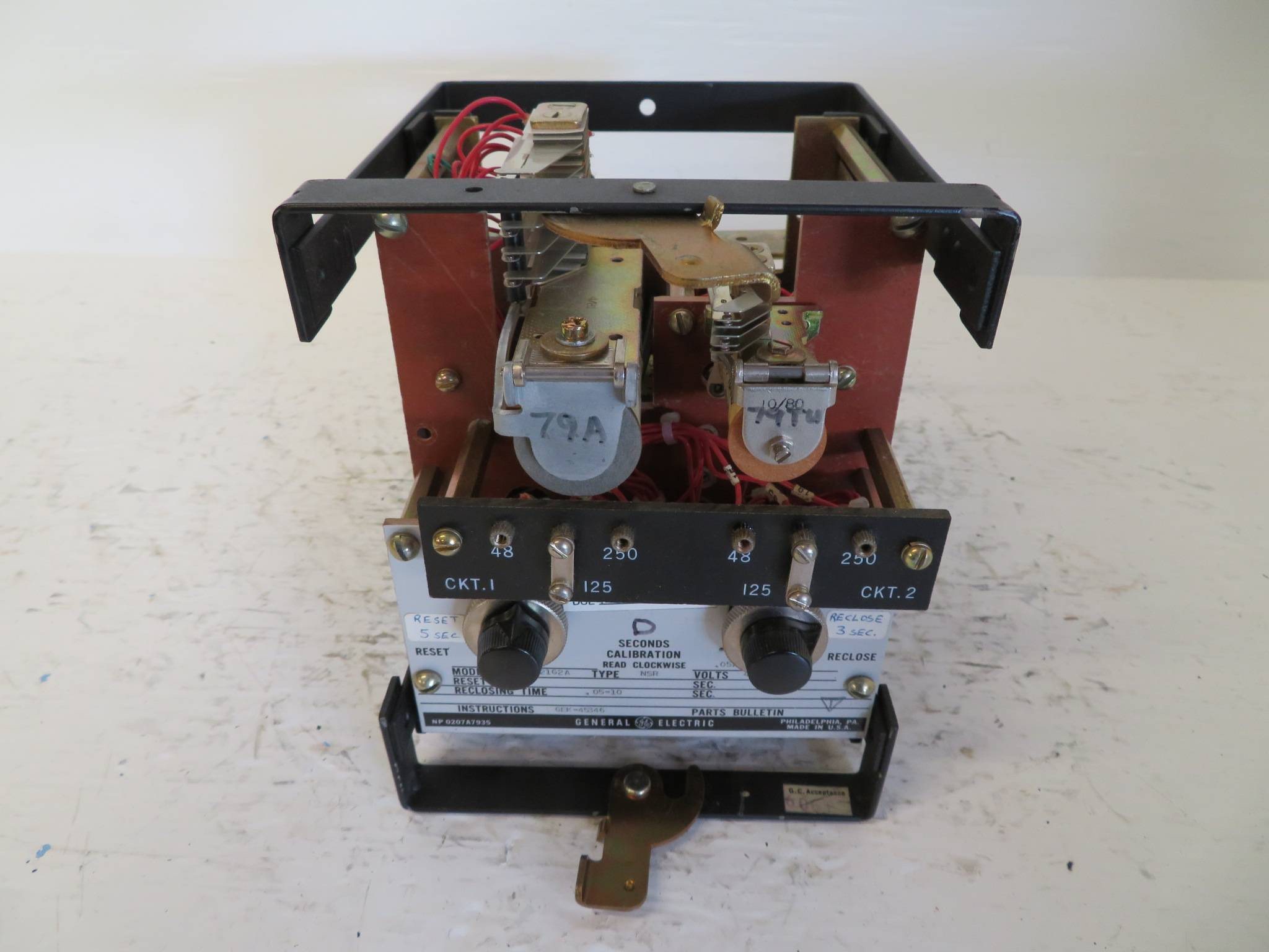 General Electric 12NSR21G2A Reclosing Relay GE 12NSR 21G2A 48 125 250 V ...