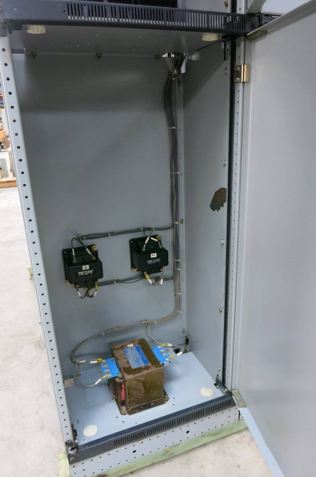 GE 2500A AKD-8 Panelboard 480V 3W AK Type Breaker 2500 Amp AKR ...