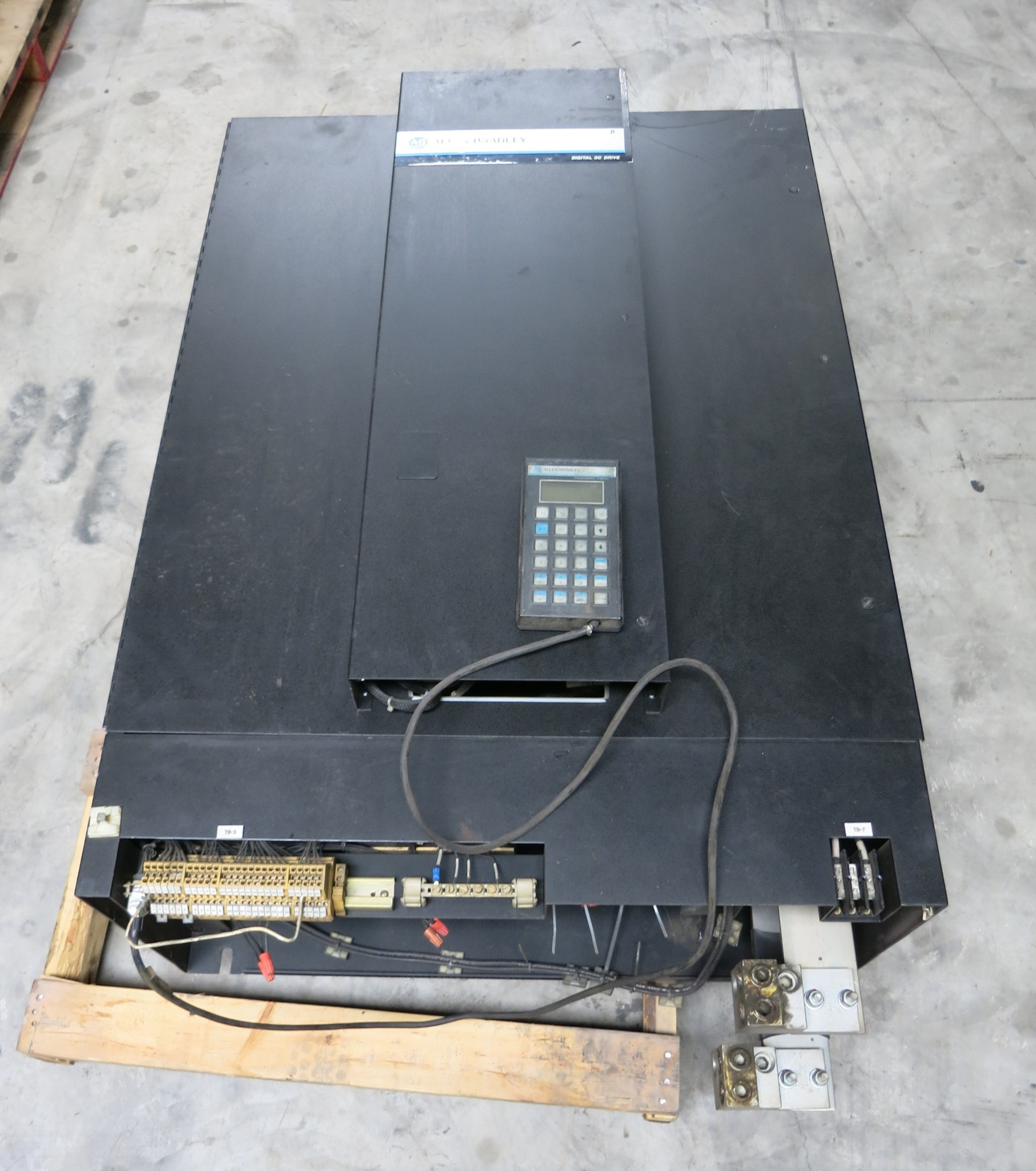 Allen Bradley 1395 Digital DC Drive 400 HP Controller 670A 400HP 460V ...