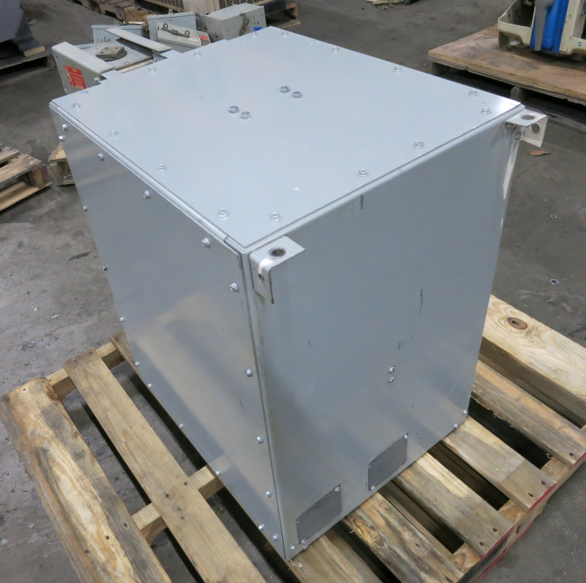GE Spectra F4HC16LSNESBI 1600A 600V Busway Tap Box 3PH 4W 1600 Amp Bus ...