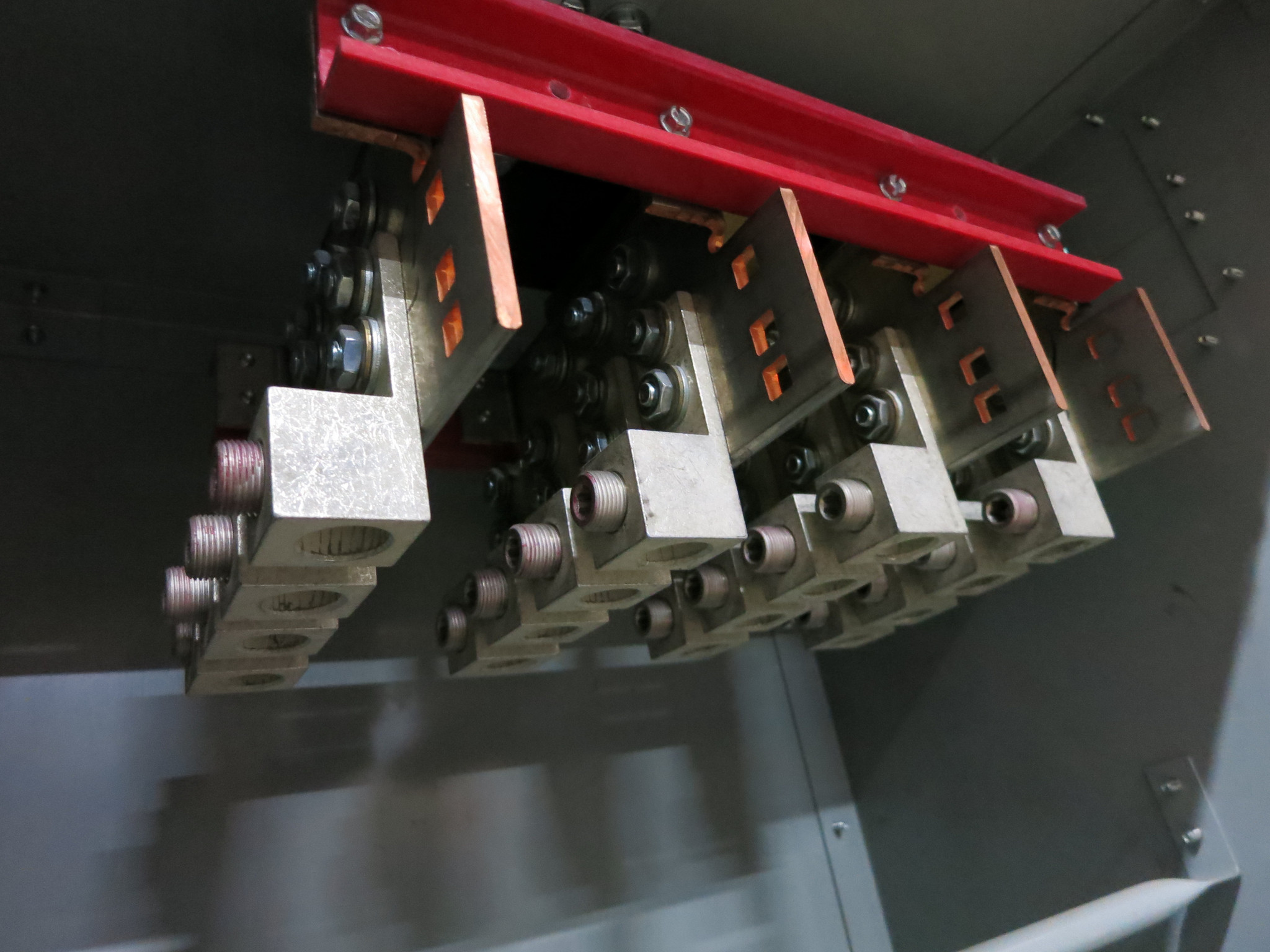 GE Spectra F4HC16LSNESBI 1600A 600V Busway Tap Box 3PH 4W 1600 Amp Bus ...