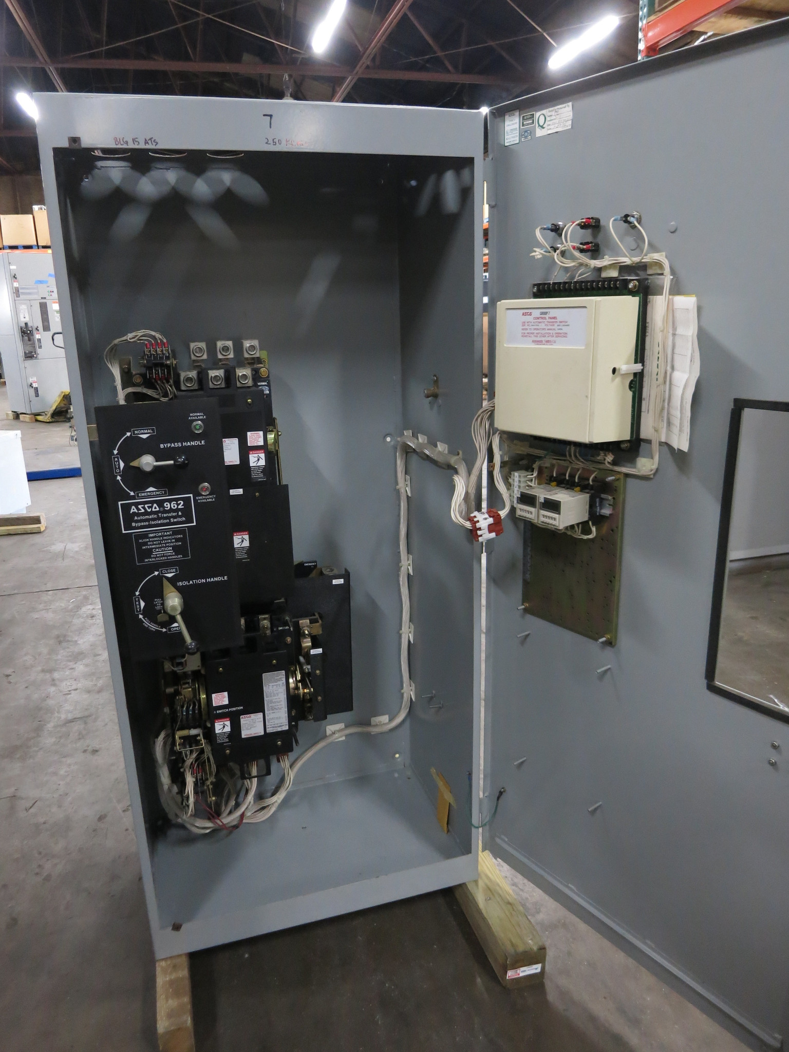 ASCO E962326047XC 260A 208V Automatic Transfer Switch Bypass Isolation ...