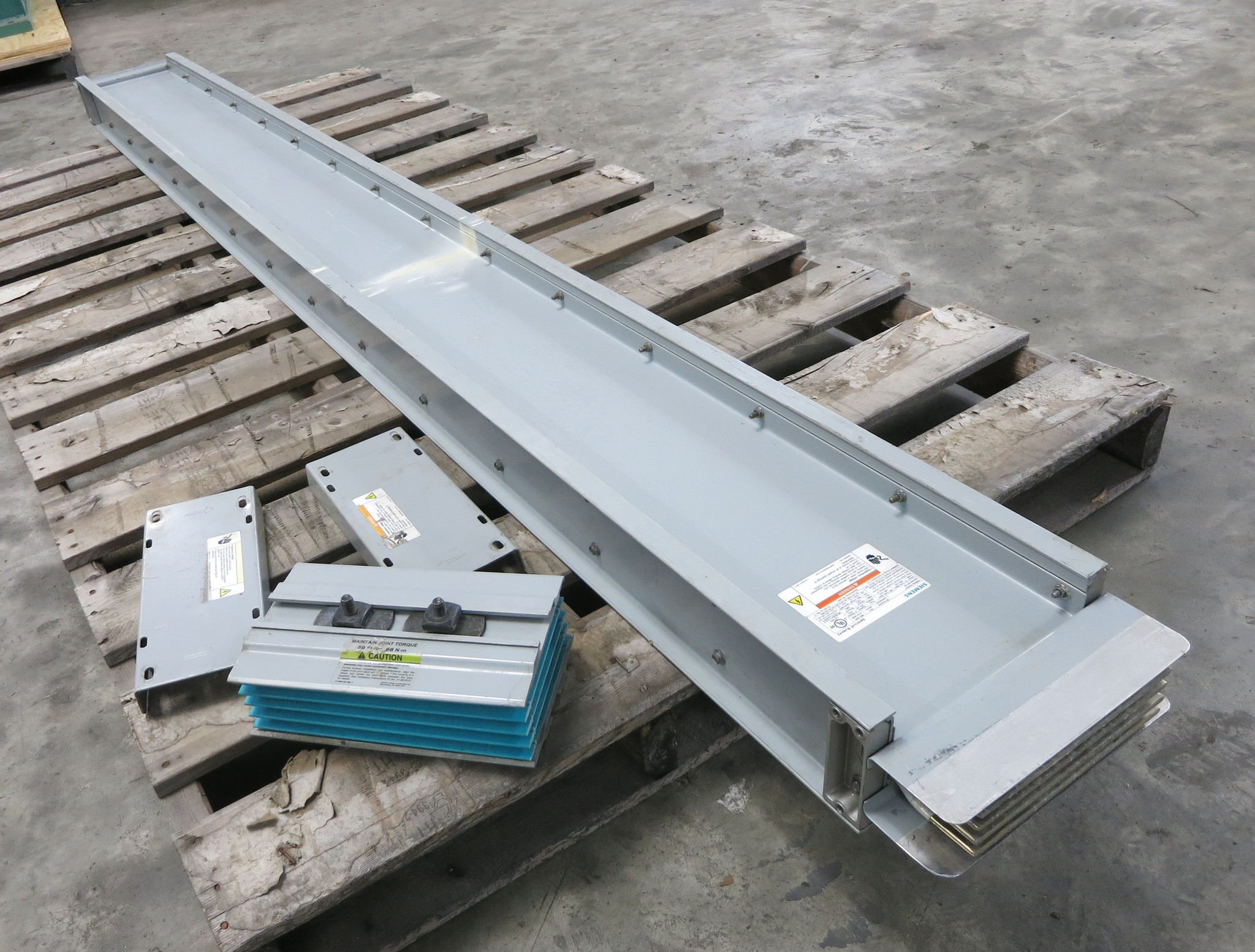 Siemens SX420A10F120 Sentron Busway 2000A 120" Feeder 600V 3PH 4W 2000 ...