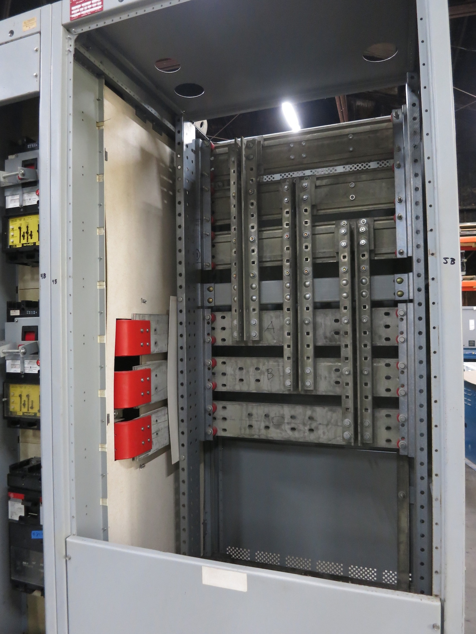 GE 3000A AV-Line Switchboard Breaker Panel 208/120V 3PH 4W 3000 Amp ...