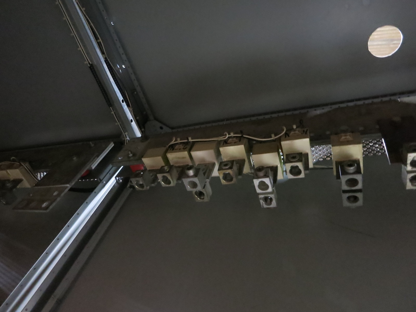 GE 3000A AV-Line Switchboard Breaker Panel 208/120V 3PH 4W 3000 Amp ...