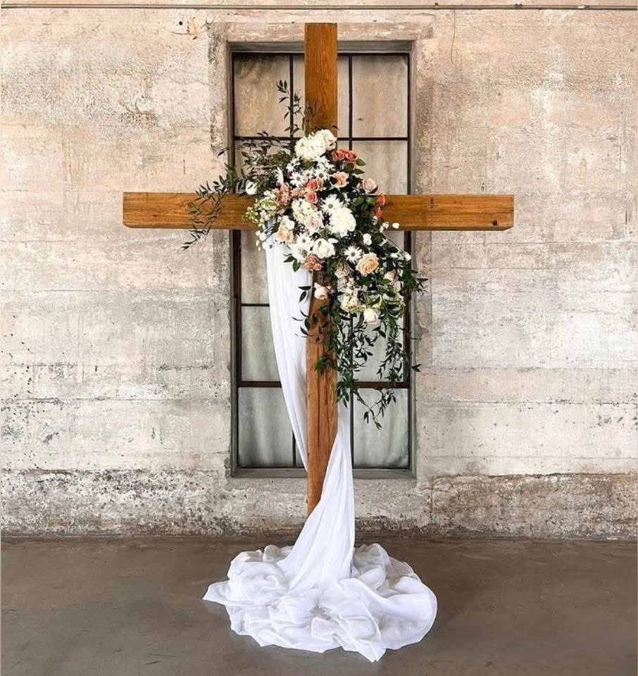 10 Stunning Floral Wedding Arch Ideas from real weddings ...