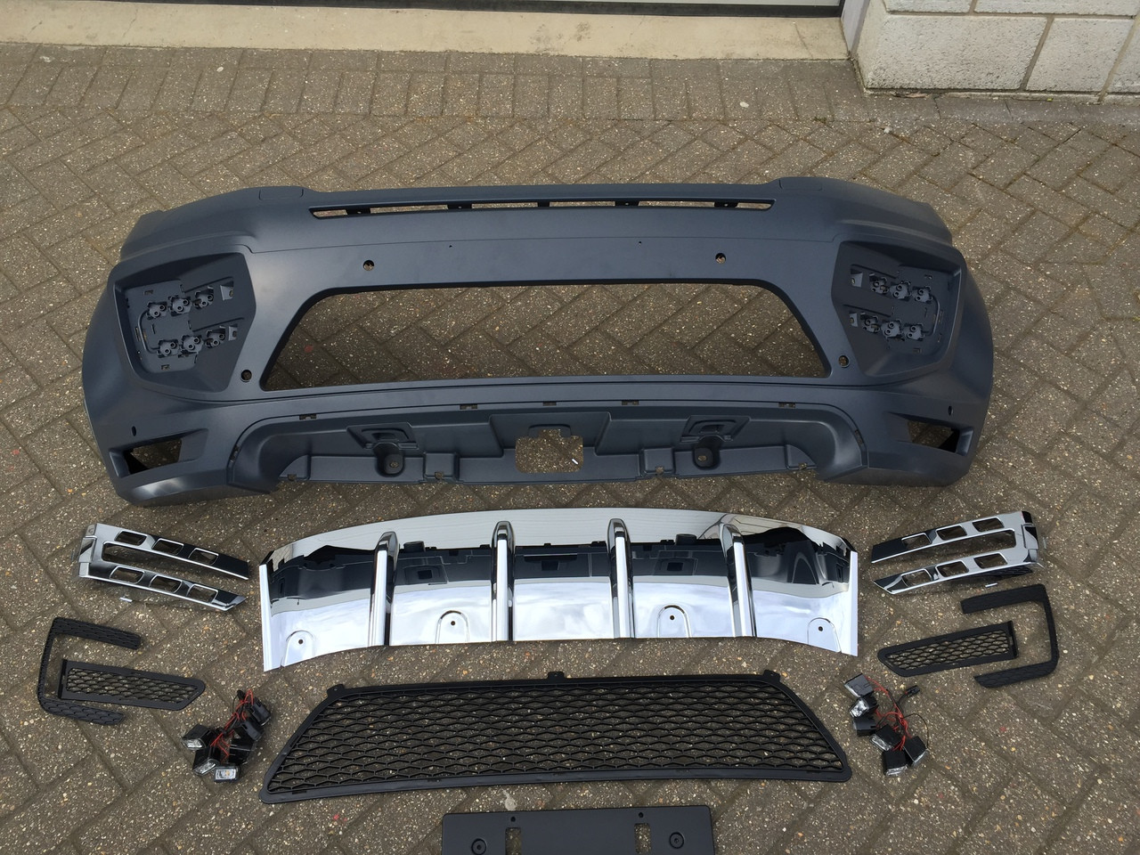 Range Rover Evoque SVR Body Kit - Meduza Design Ltd