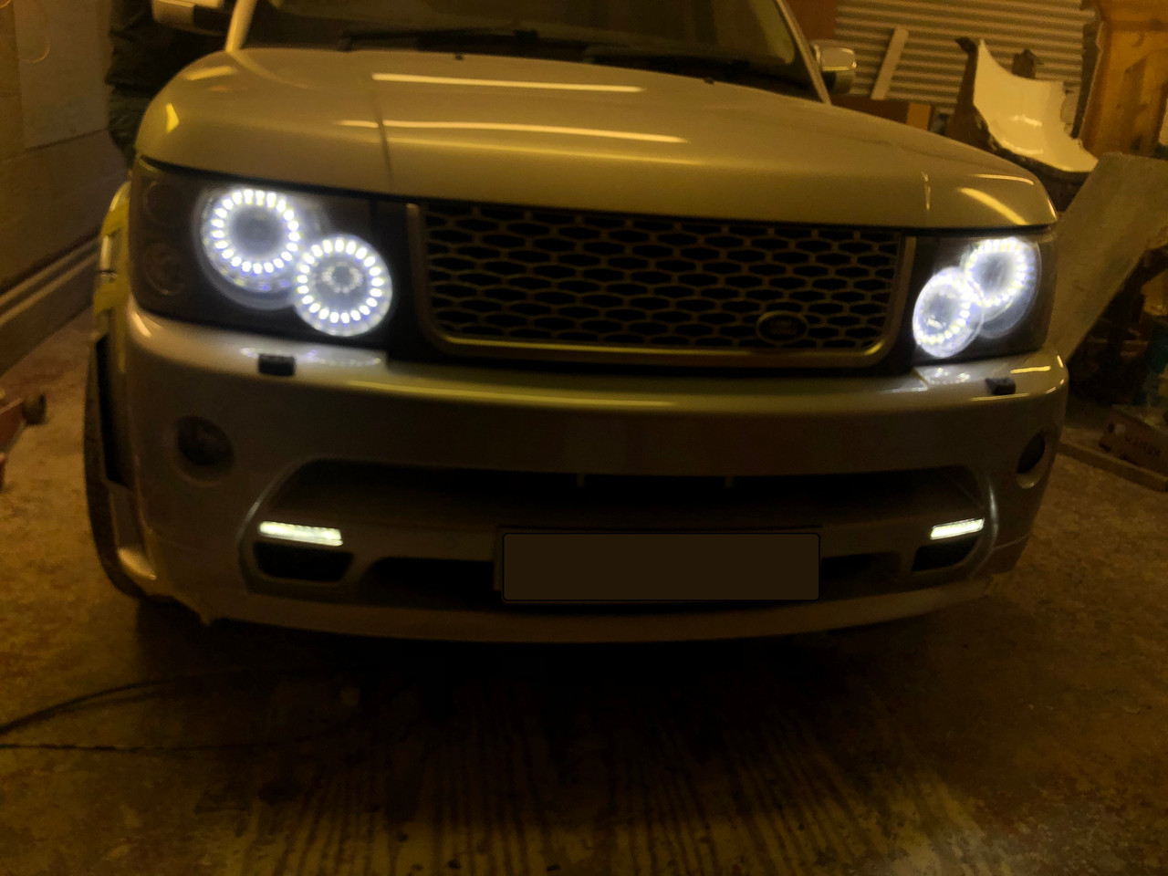 Range Rover Sport 2005-2009 Staggered LED Headlight Upgrade - Meduza ...