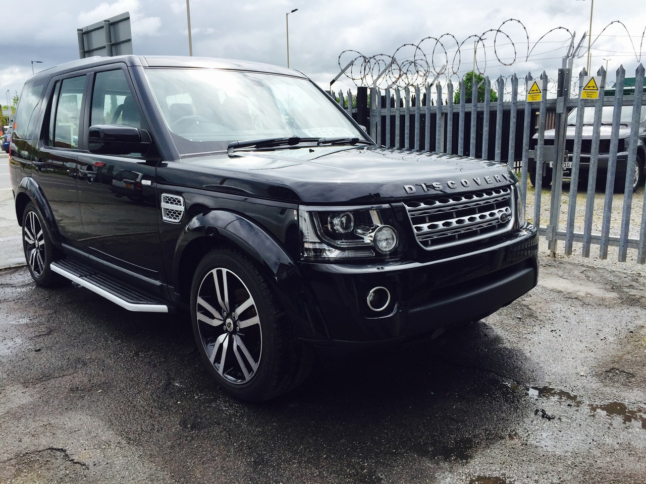 Land Rover Discovery 3 to 4 2016 Conversion Facelift - Meduza Design Ltd