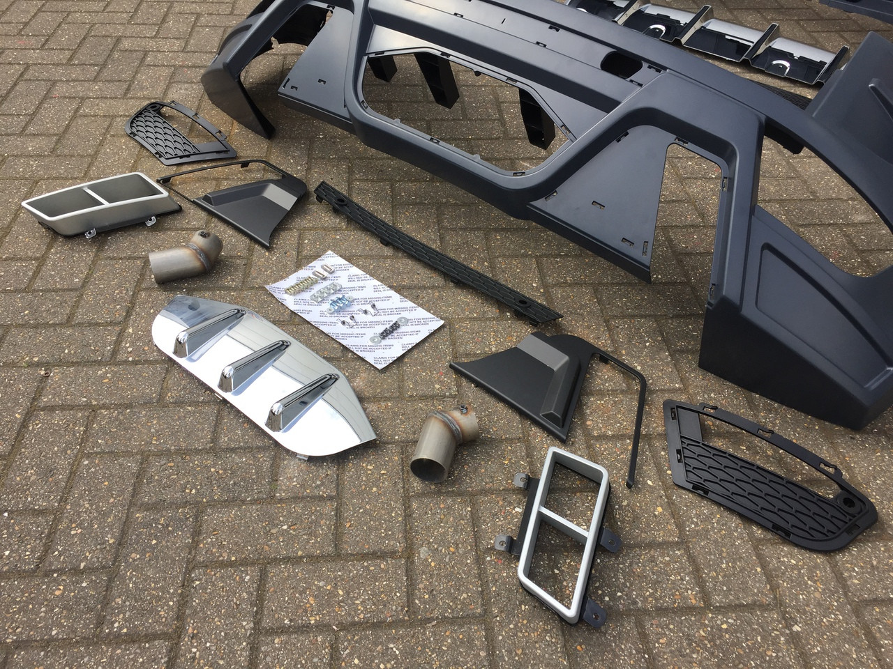 Range Rover Evoque SVR Body Kit - Meduza Design Ltd