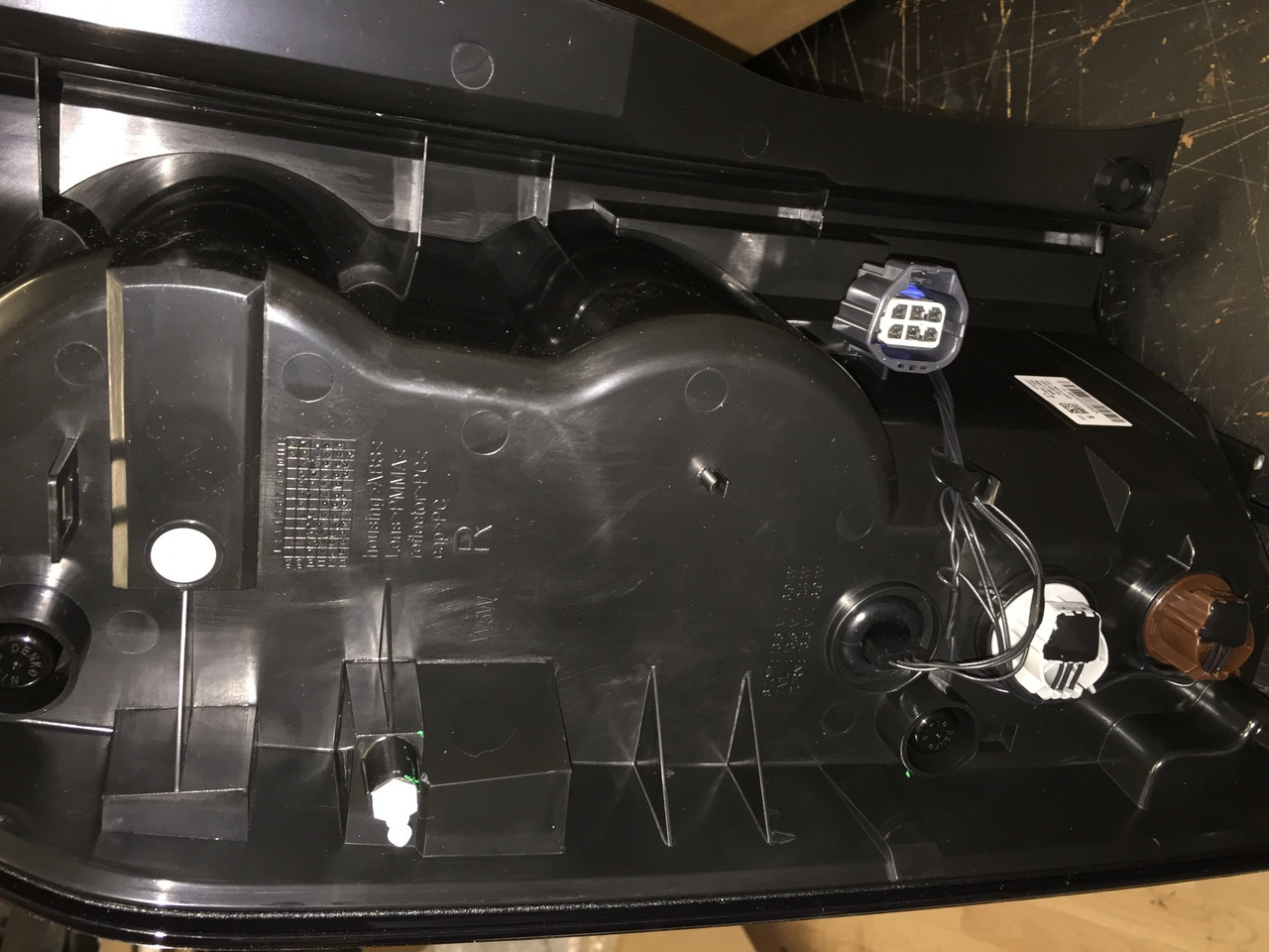 Land Rover Discovery 4 2015 Rear Tail Lights Genuine JLR - Meduza ...