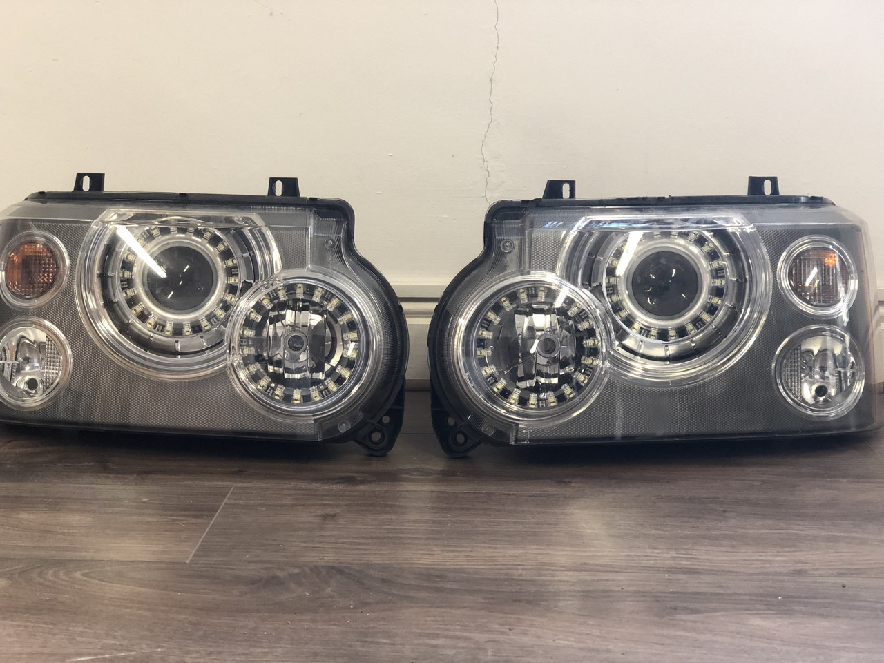 Range Rover Vogue L322 Staggered LED Headlight Upgrade - Meduza Design Ltd
