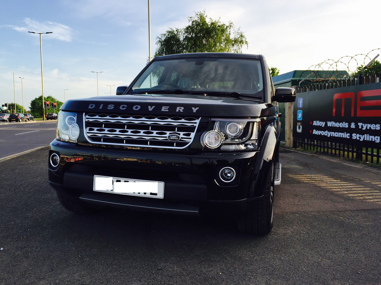 Land Rover Discovery 4 to 2016 Conversion Facelift - Meduza Design Ltd