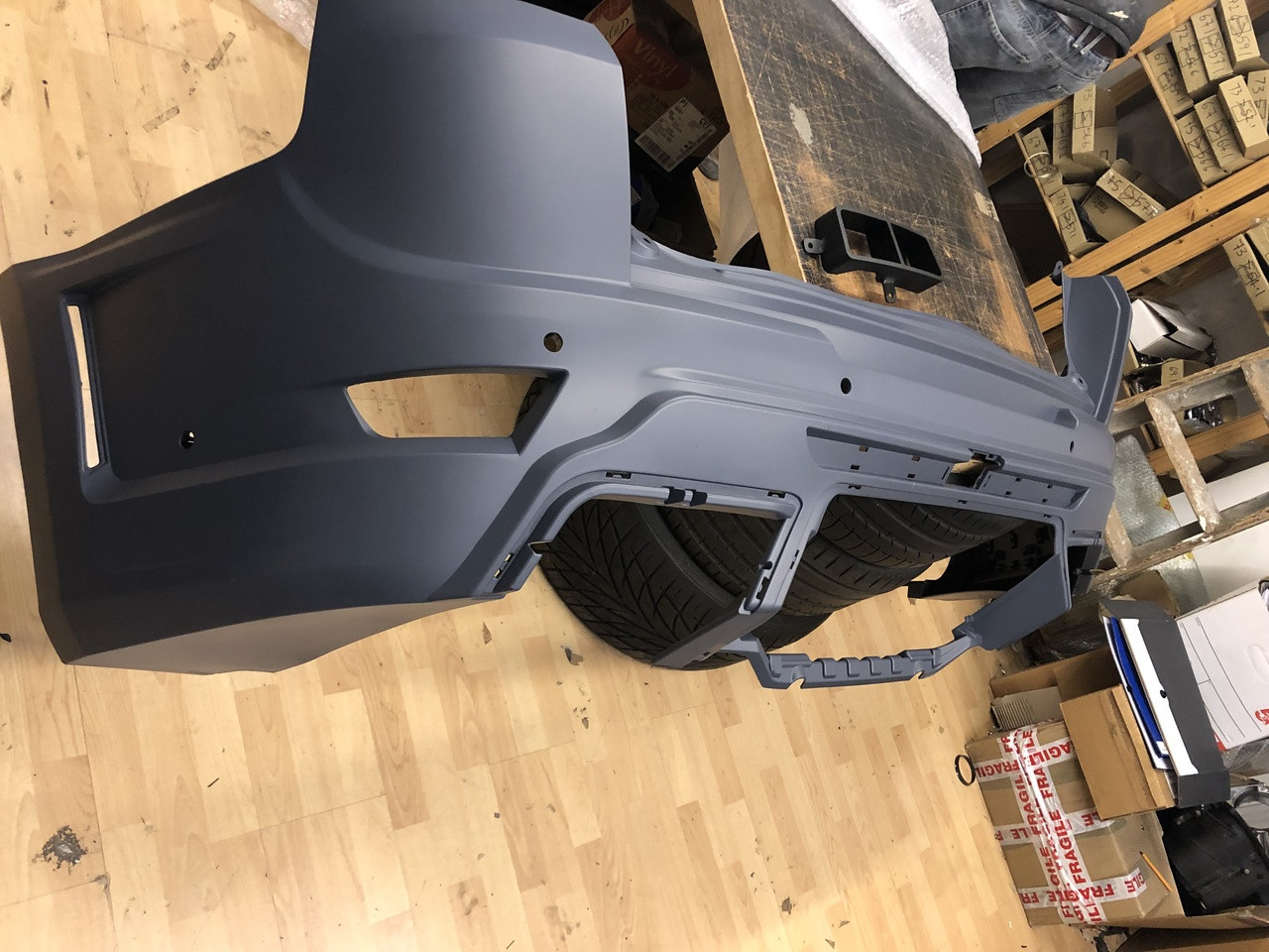 Range Rover Sport 2013>2019 L494 LM Rear Bumper with Tailpipe Finishers ...