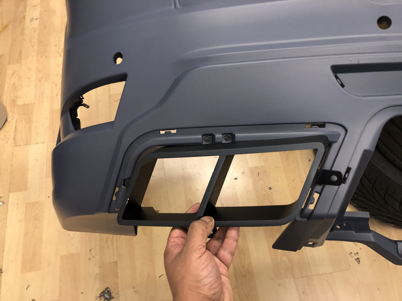 Range Rover Sport 2013>2019 L494 LM Rear Bumper with Tailpipe Finishers ...