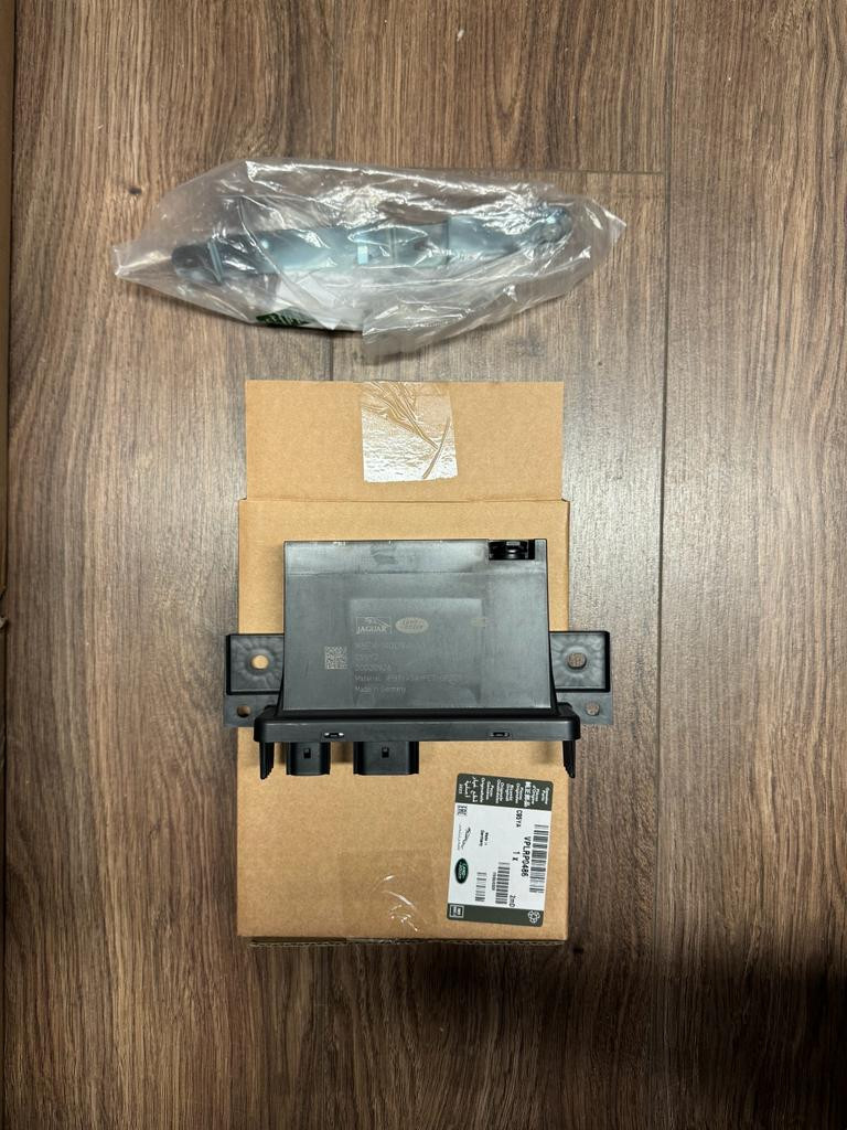 Range Rover Sport 2023> Genuine Land Rover Deployable Side Steps ...