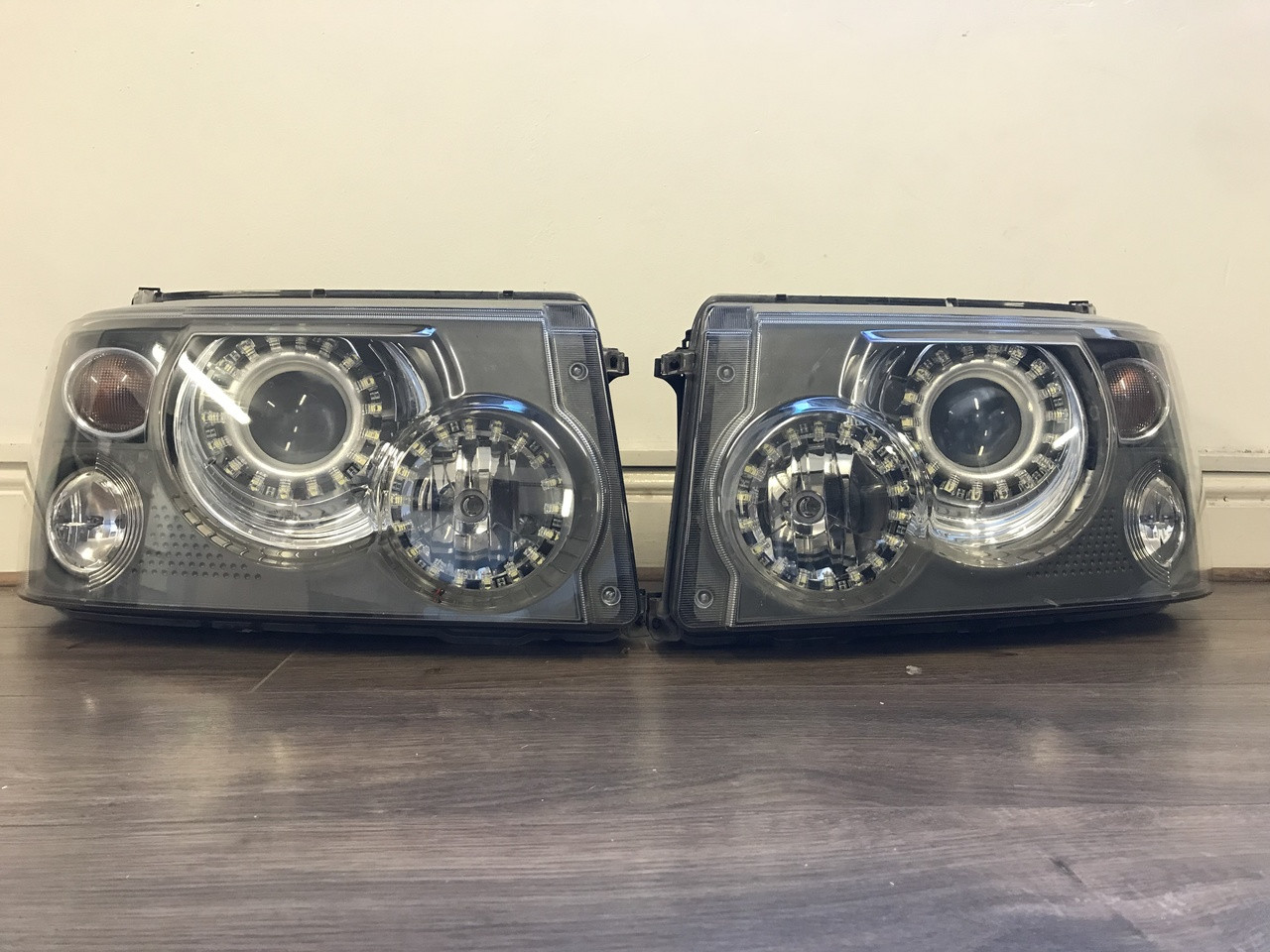 Range Rover Sport 2005-2009 Staggered LED Headlight Upgrade - Meduza ...