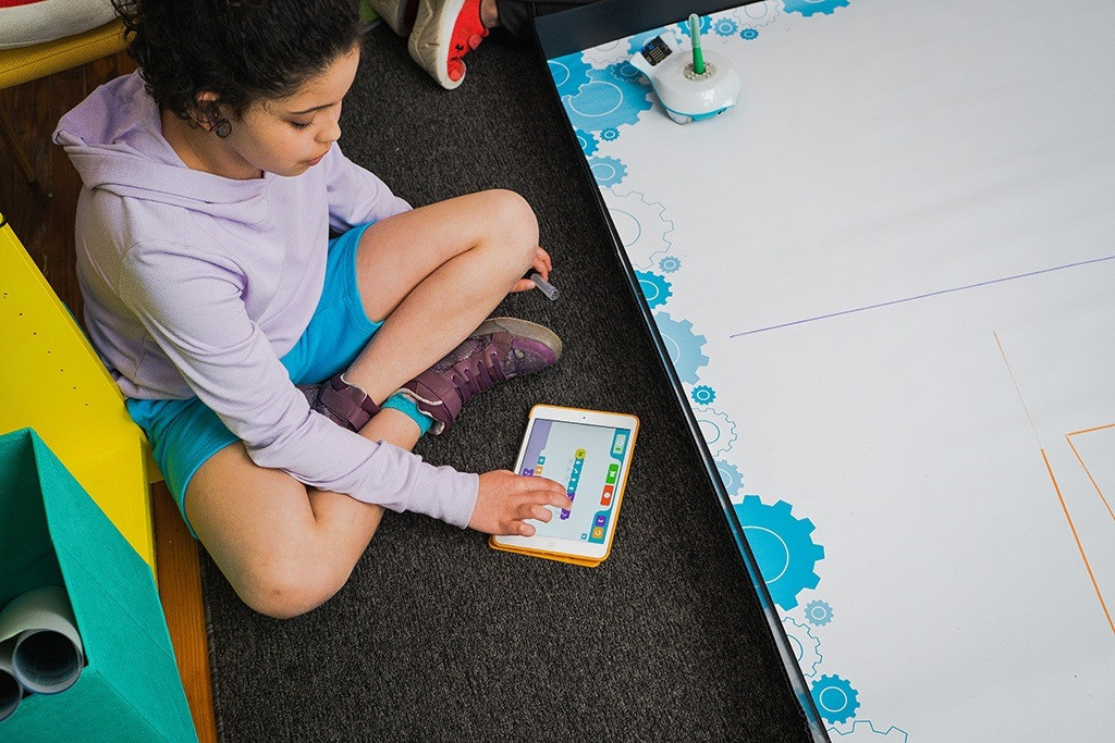 Bird Brain Finch Robot 2.0 | Midwest Technology