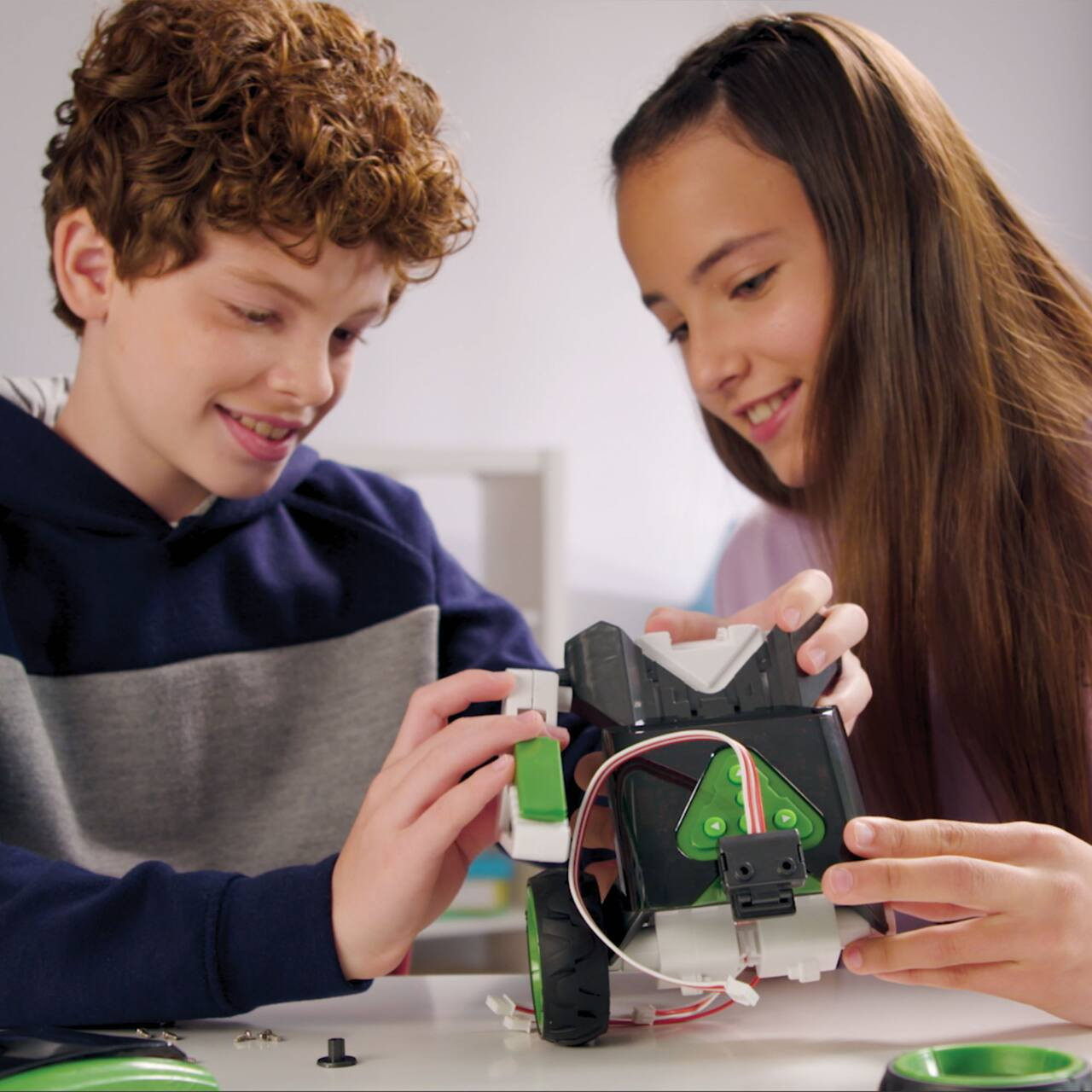 Thames & Kosmos Sidekick Robotic Kit | Midwest Technology