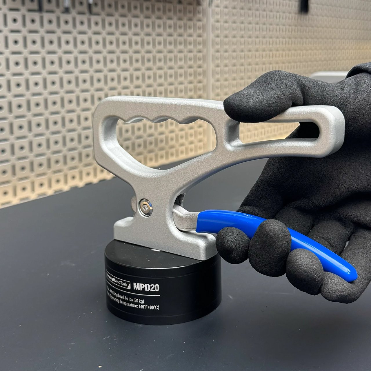 Strong Hand Tools Magnetic Retrieving Tool | Midwest Technology