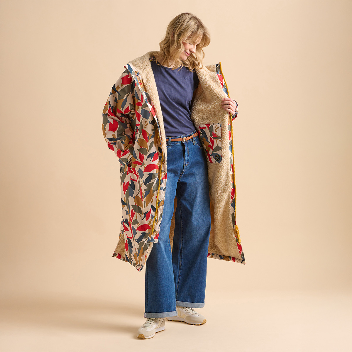 Brakeburn Women's Chinook Changing Robe - Falling Leaves | Charlies