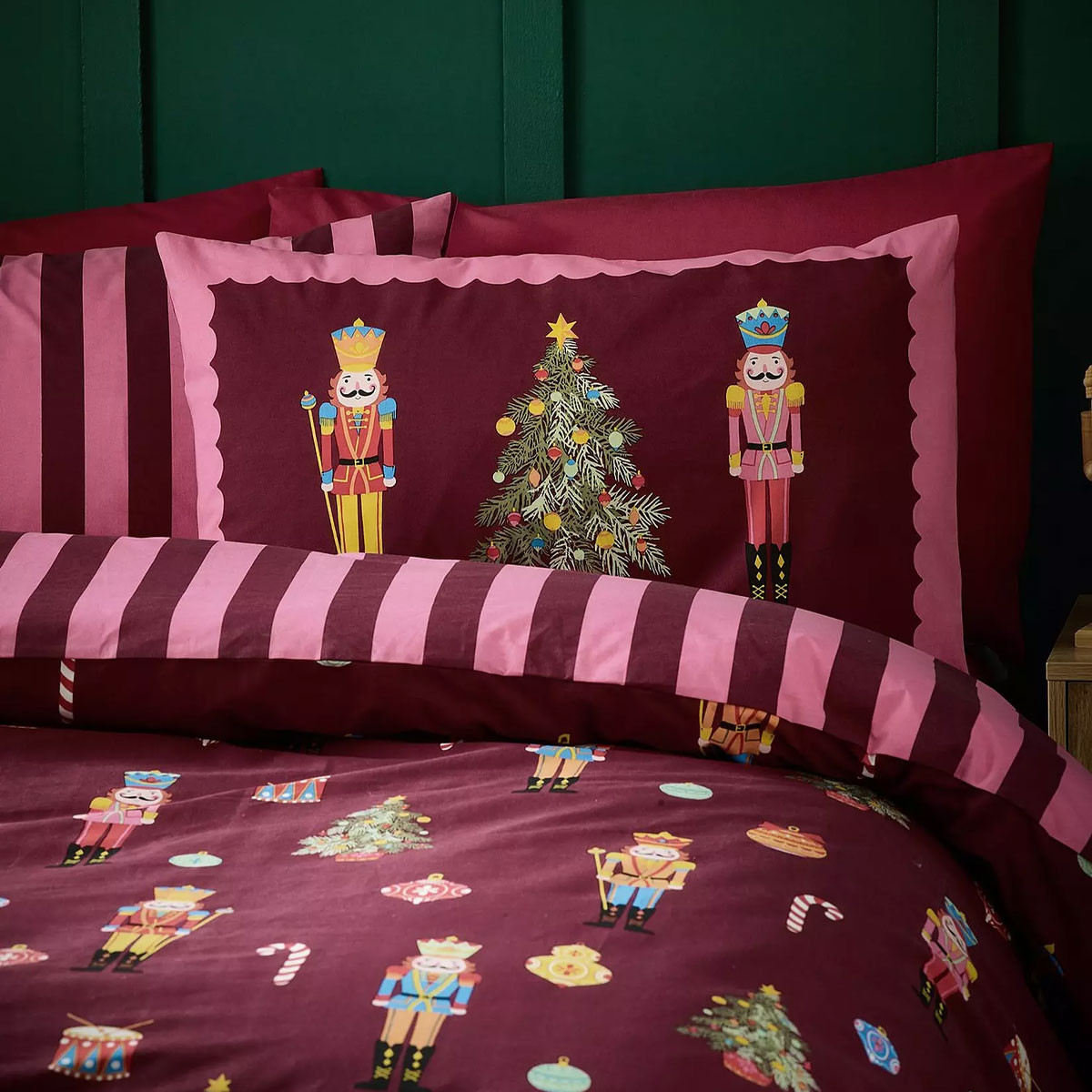 Catherine Lansfield Nutcracker Stripe Reversible Christmas Bedding Set ...
